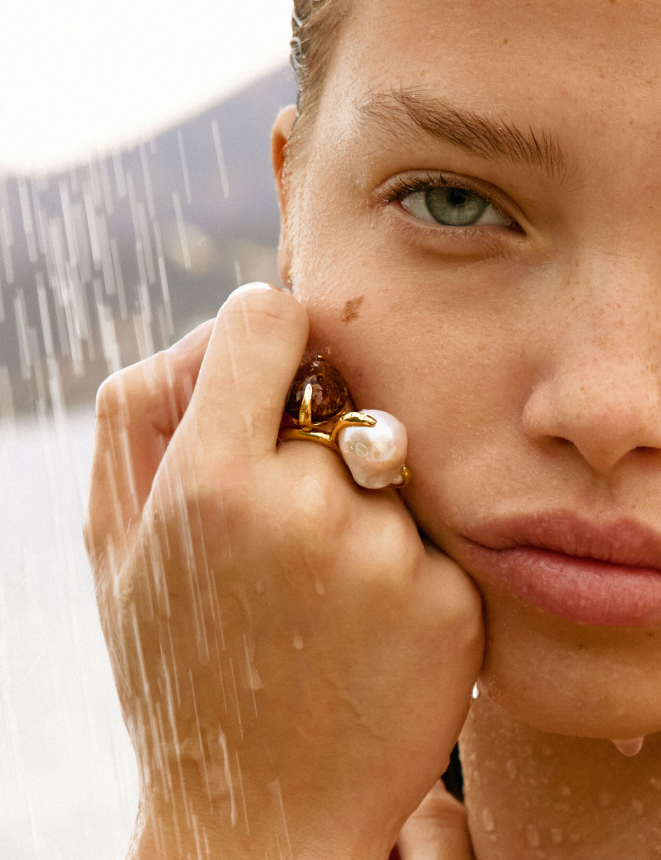 Mati éna - Christie Nicolaides