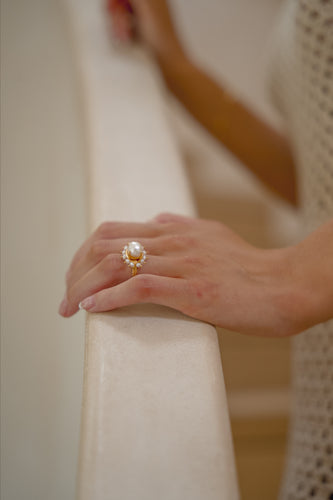 Mati éna – Christie Nicolaides